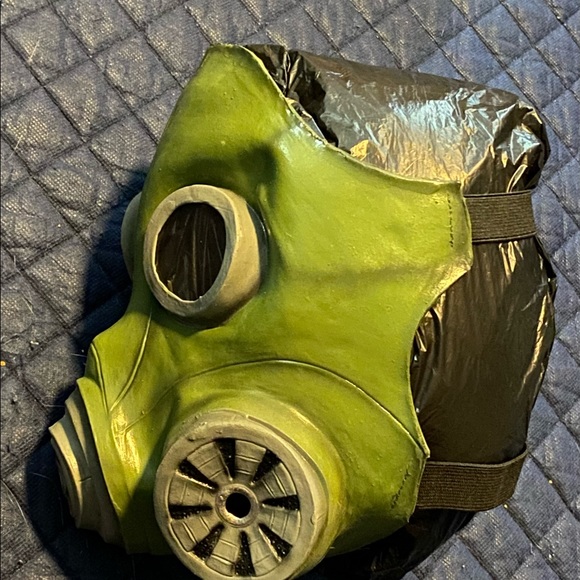 Spirit | Accessories | Halloween Costume Gas Mask Latex Mask | Poshmark
